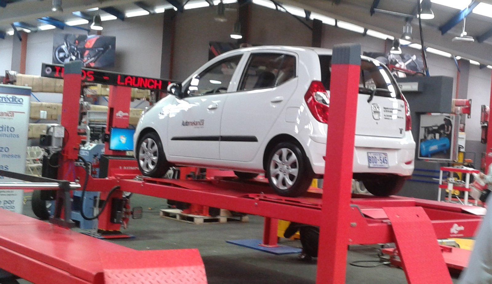 Types and Uses of Car Lifts - Worlift US